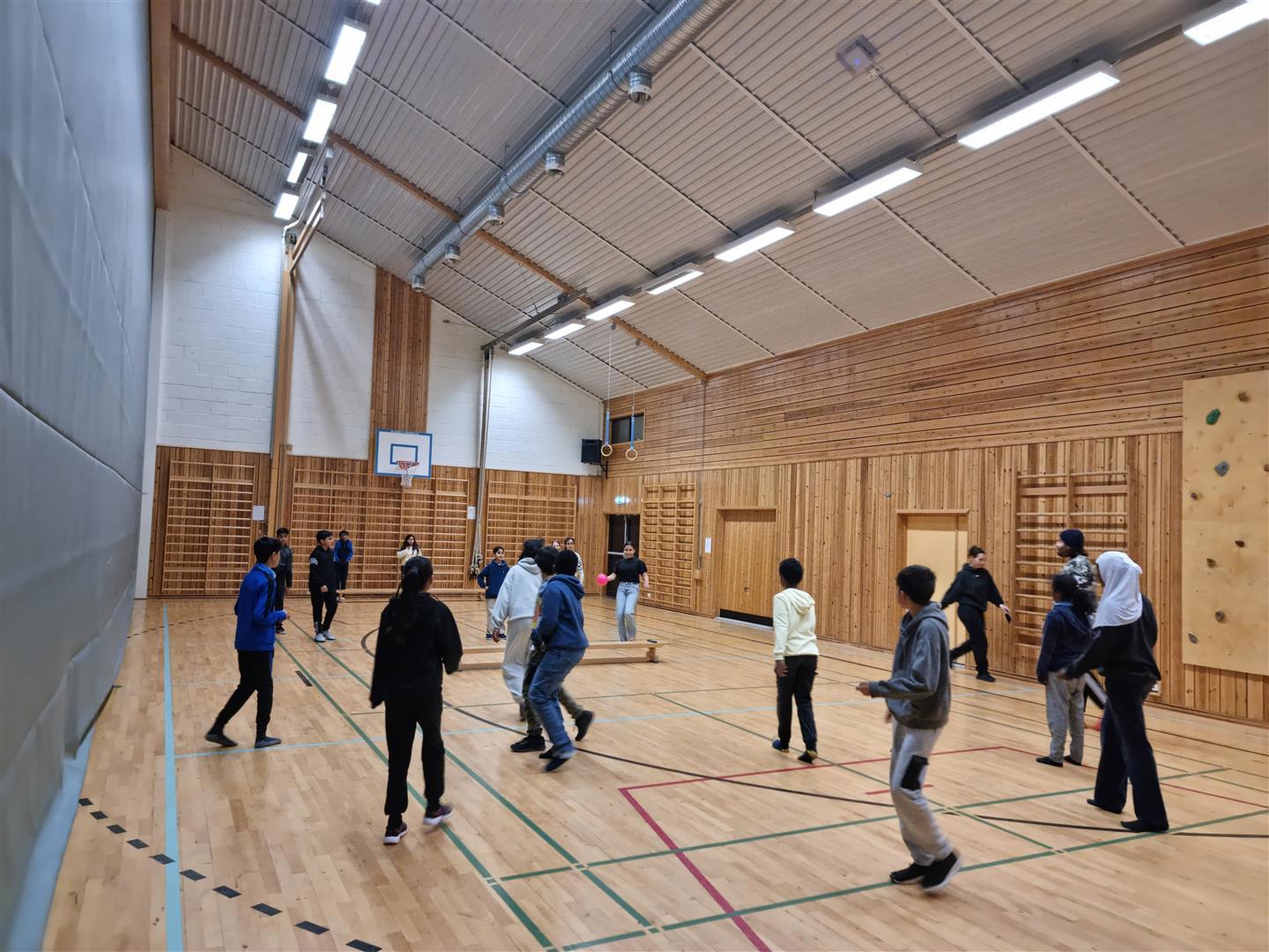 Felles aktivitetskveld i gymsalen